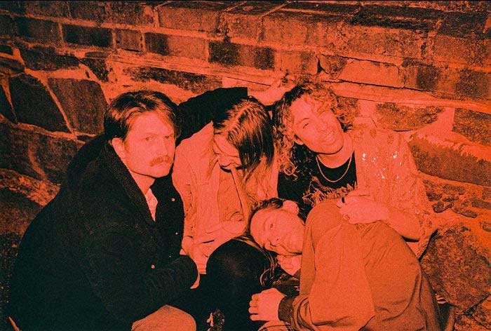 Estrenamos el nuevo videoclip de Lazy Queen: "Alcohol"